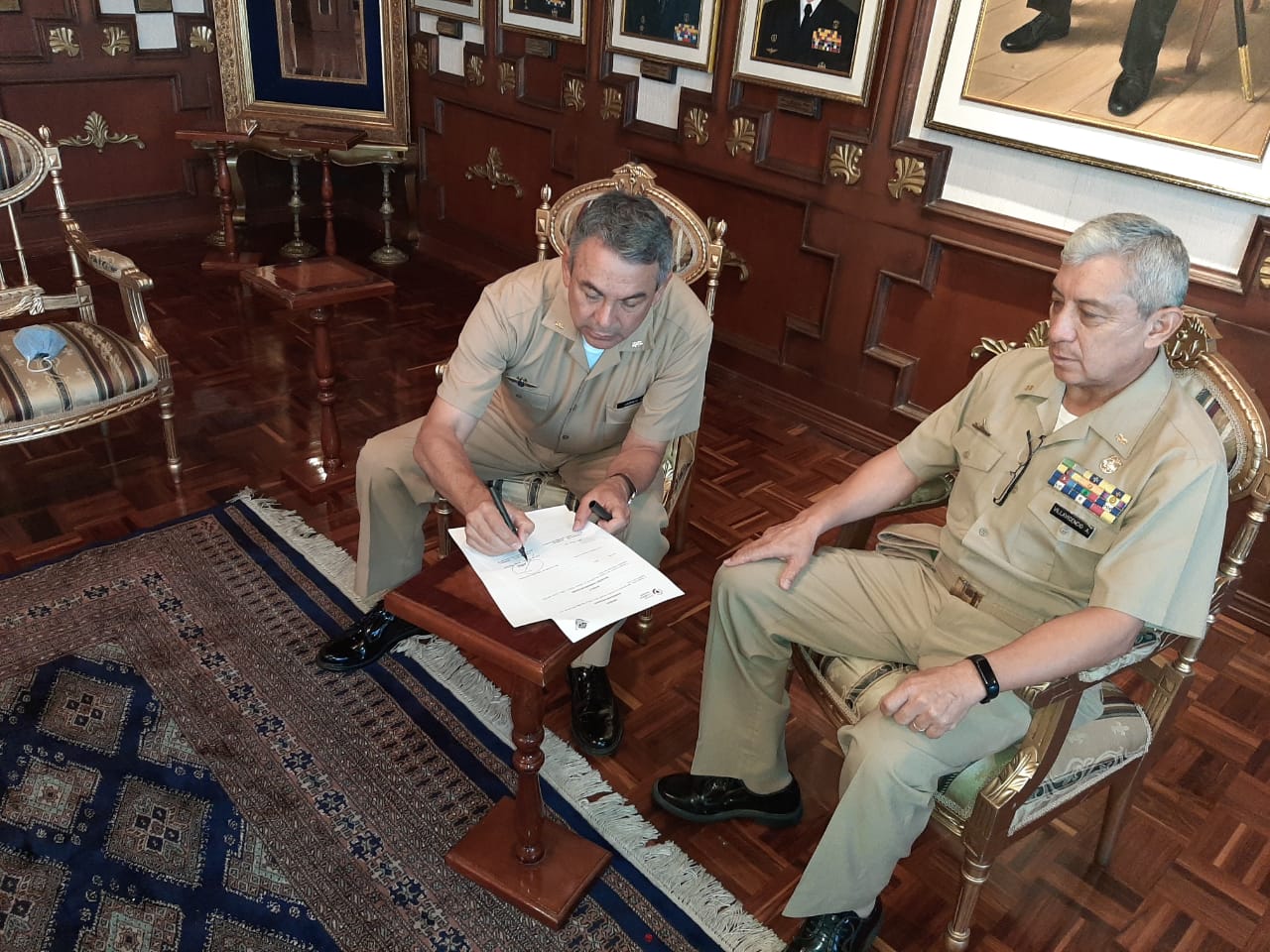 ECUADOR | Corea del Sur dona dos unidades patrulleras a la Armada ...