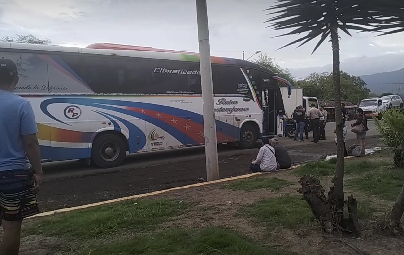 ManabÍ Cinco Detenidos Por Asesinato De Un Policía Cuando Iba En Un Bus