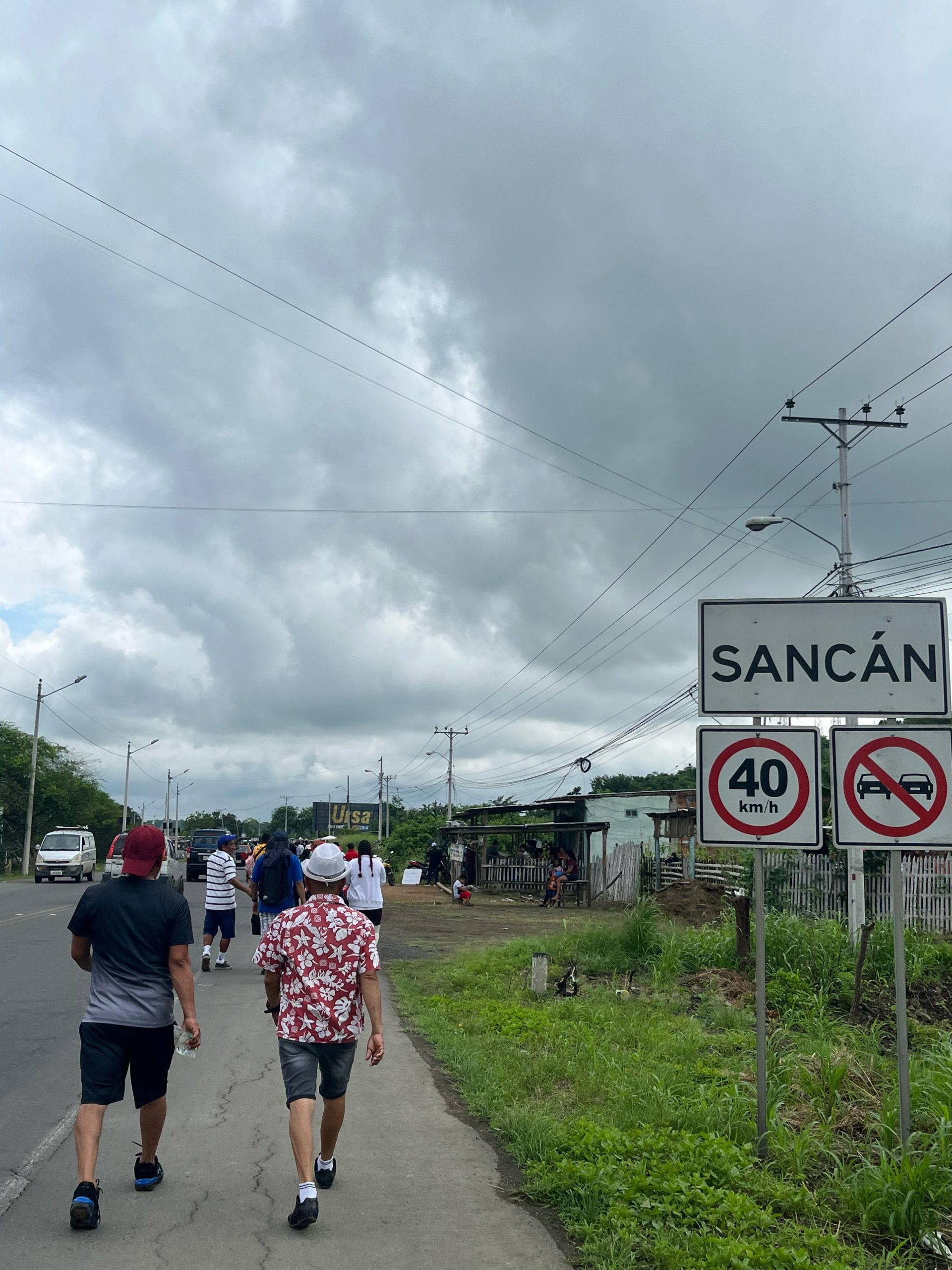 MANABÍ Cientos de feligreses se congregan un año más en la procesión a ...