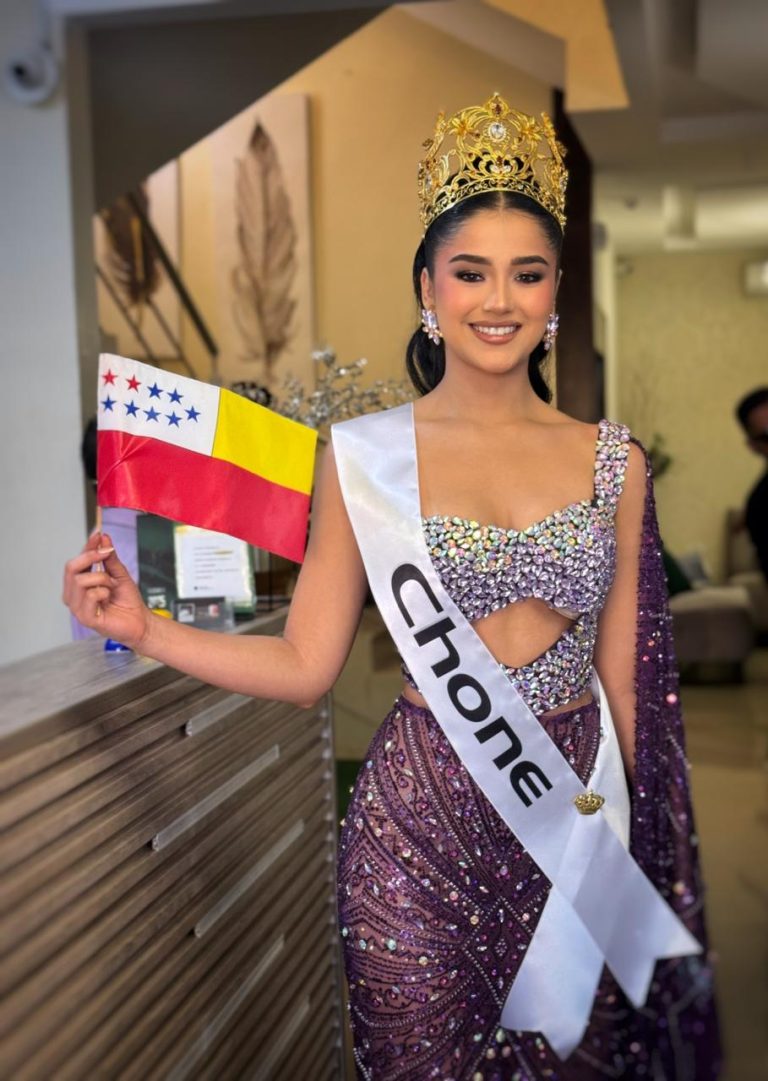 MANABÍ Paula Salomé Zambrano representa a Chone en el certamen Reina de ...
